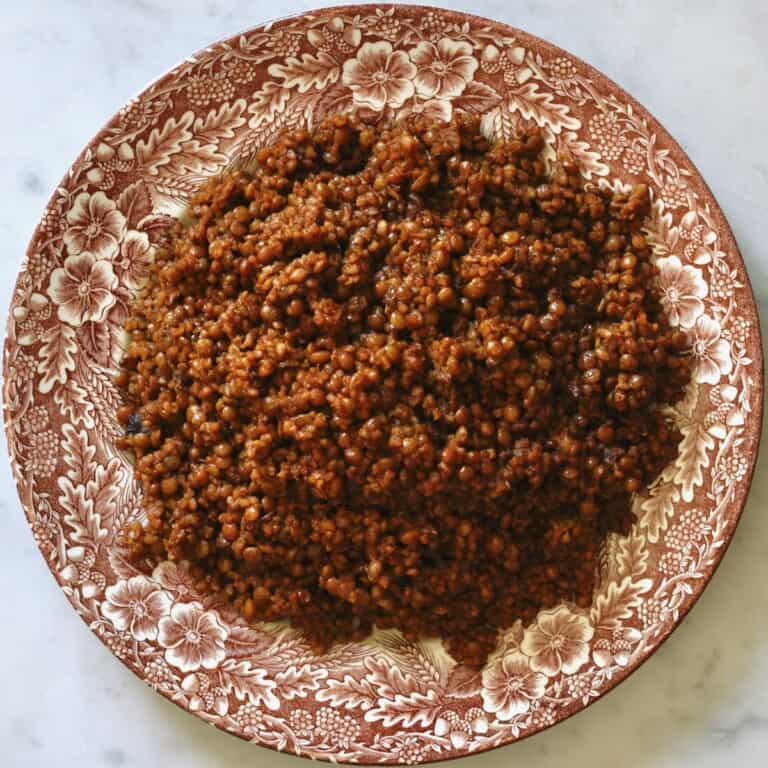 Mujadara Hamra (Lentils & Bulgur) - Alphafoodie
