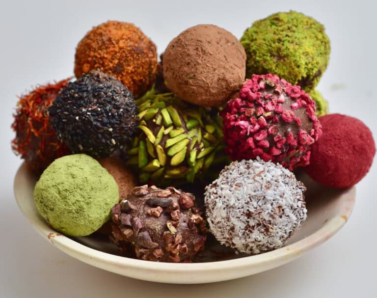 No Bake Protein Balls - Alphafoodie