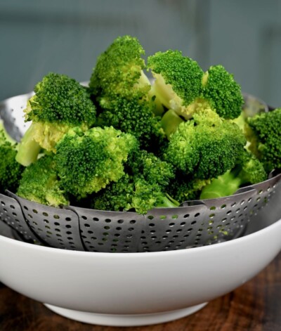 Steamed Broccoli Recipe - Alphafoodie