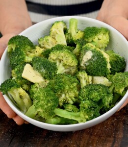 How to Cook Broccoli in 6 Easy Ways - Alphafoodie
