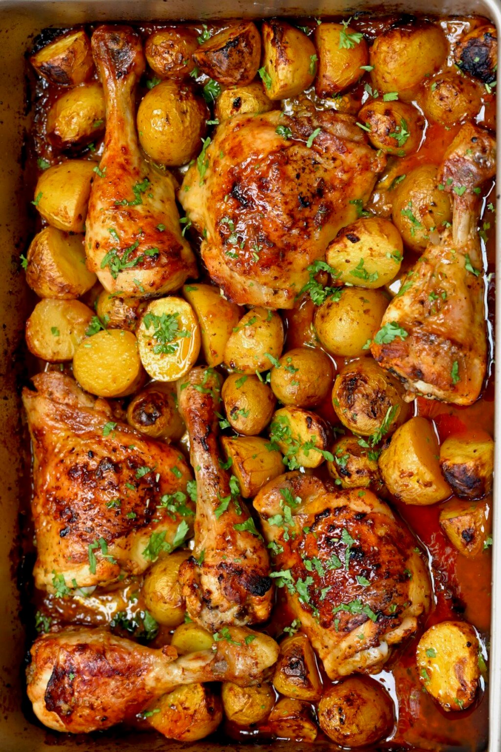 One Pan Chicken And Potatoes - Alphafoodie