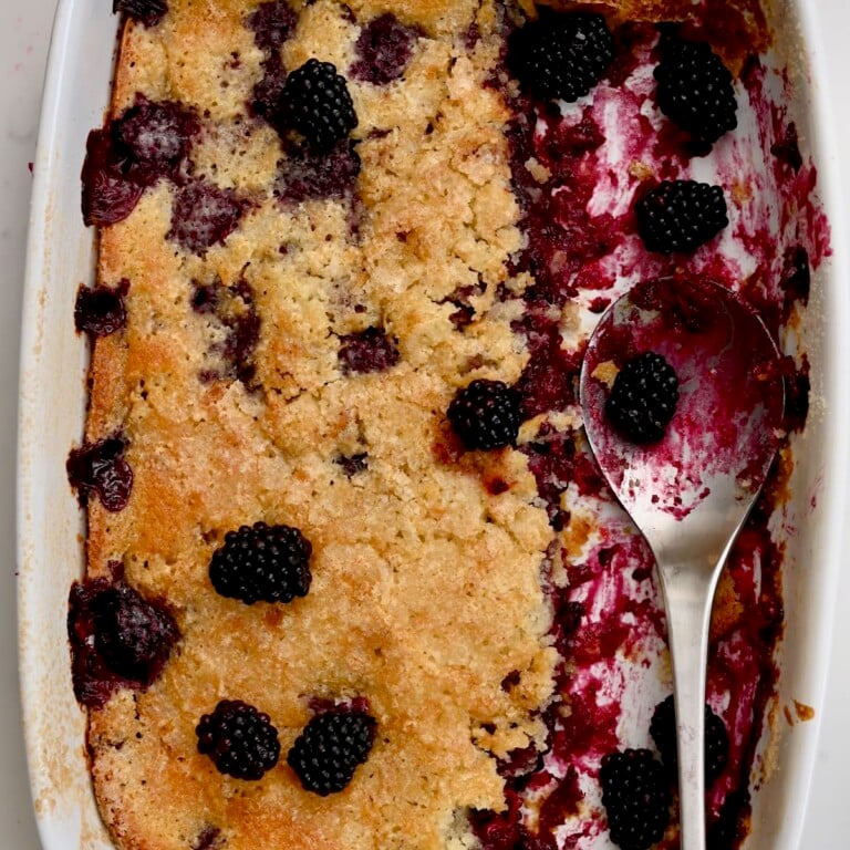 Blackberry Cobbler Recipe (Extra Juicy & Easy!) - Alphafoodie